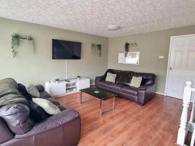 4 Bedroom House Cheadle Stockport 99773783