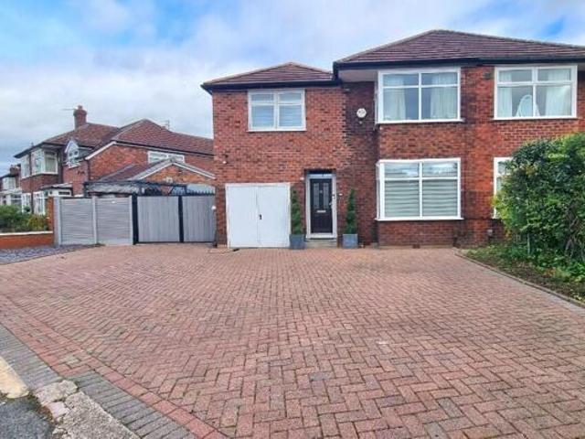 4 Bedroom House Cheadle Stockport 99237325