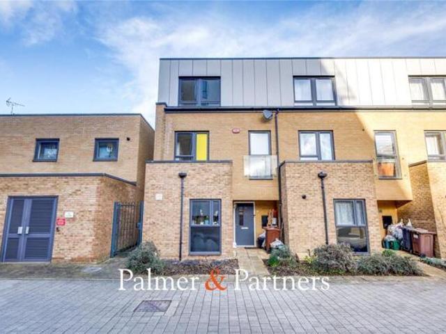 4 Bedroom House Chelmsford Essex LS99345169