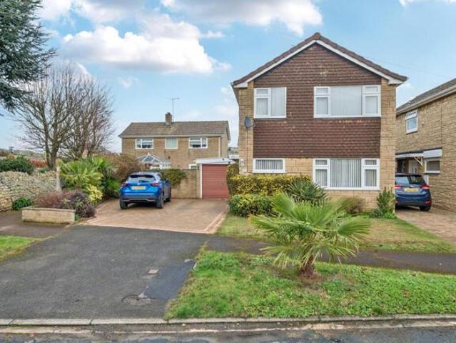 4 Bedroom House Cheltenham Gloucestershire 99236916