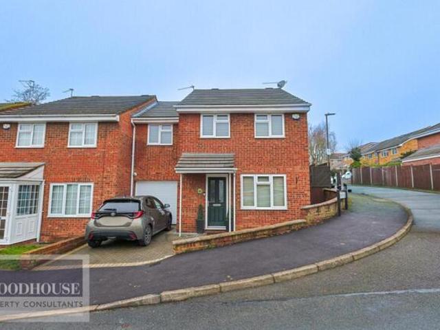 4 Bedroom House Cheshunt Hertfordshire 98612444