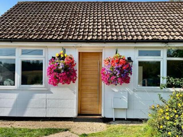 4 Bedroom House Chesham Buckinghamshire LS99952140