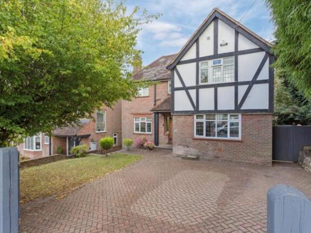 4 Bedroom House Chesham Buckinghamshire LS101931959