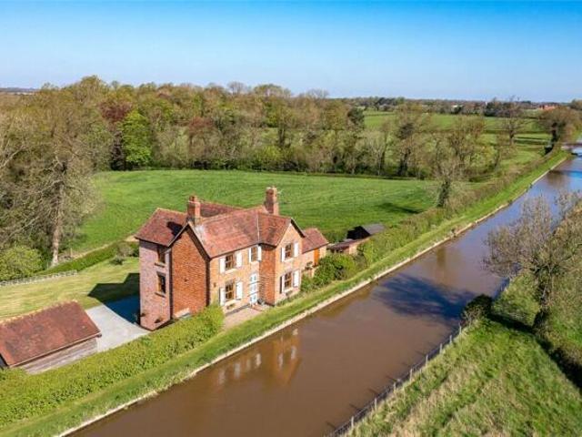 4 Bedroom House Cheshire East Cheshire East LS101996316