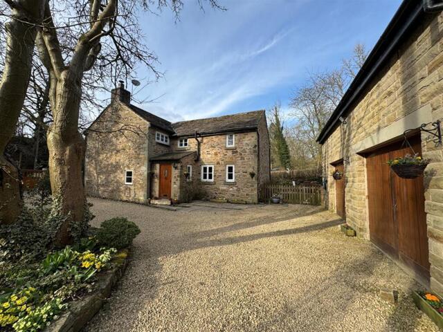 4 Bedroom House Cheshire East Cheshire East 88996218