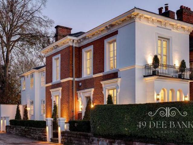 4 Bedroom House Chester Cheshire West And Chester LS101678318