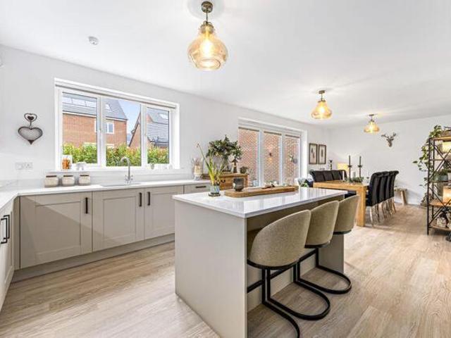 4 Bedroom House Chesterfield Derbyshire 100263265