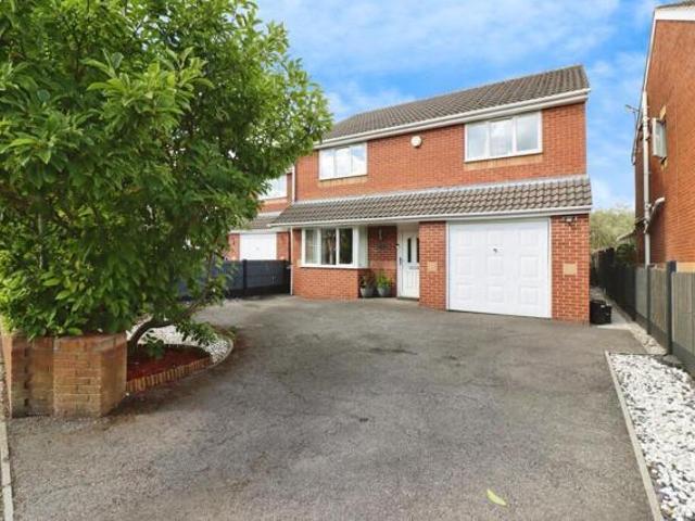 4 Bedroom House Chesterfield Derbyshire 99380916