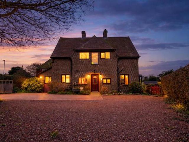 4 Bedroom House Chichester West Sussex 100917514