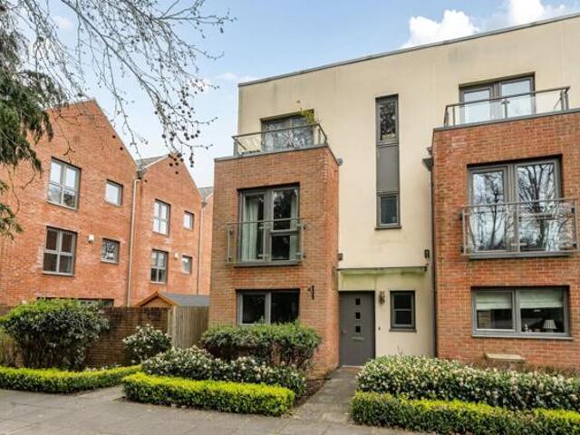 4 Bedroom House Chichester West Sussex 101677365