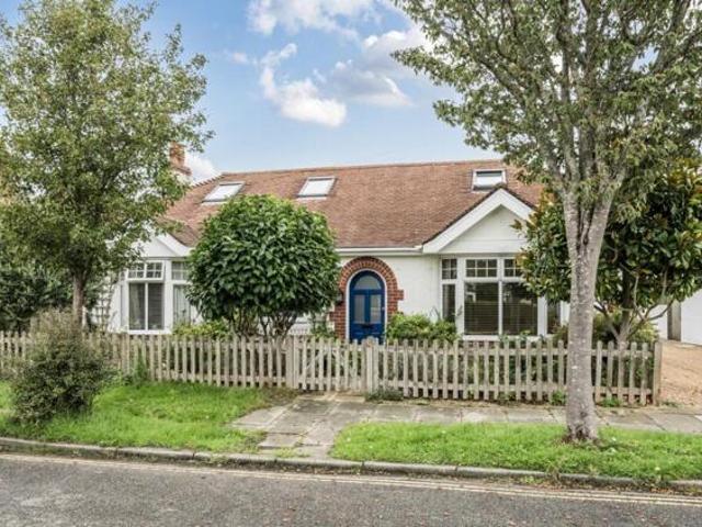 4 Bedroom House Chichester West Sussex LS99688446