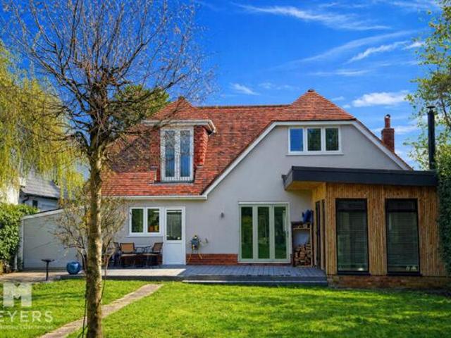 4 Bedroom House Christchurch Dorset LS100881723