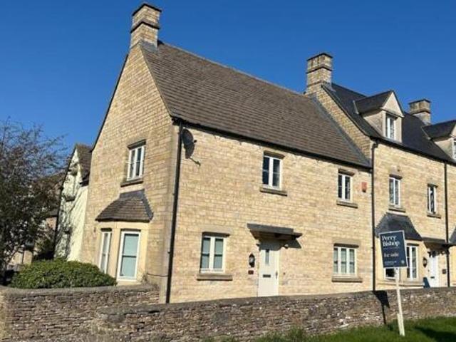 4 Bedroom House Cirencester Gloucestershire LS100615099