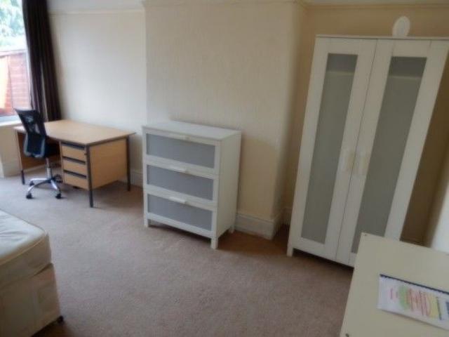 4 Bedroom House, Claremont Avenue