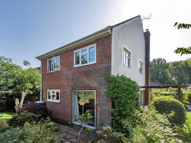 4 Bedroom House Cranbrook Kent 100917735