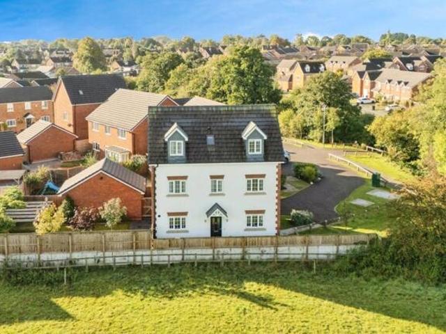 4 Bedroom House Crewe Cheshire East 99895403