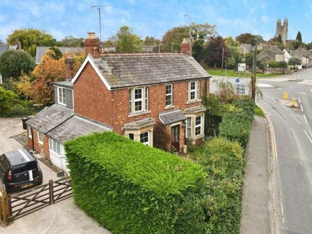 4 Bedroom House Cricklade Wiltshire LS99203982