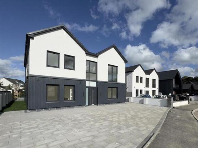 4 Bedroom House Crossford Crossford 99345029