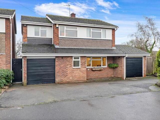4 Bedroom House Crowle Crowle 98477105