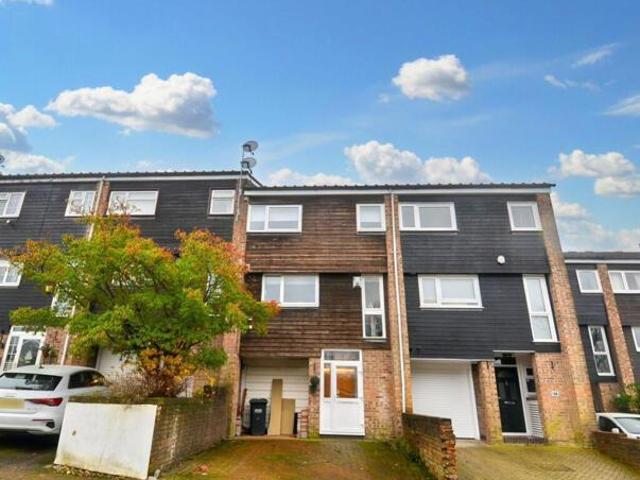 4 Bedroom House Croydon Greater London 100855180