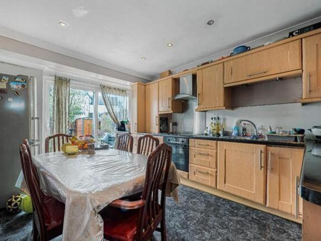 4 Bedroom House Croydon Greater London LS100366189
