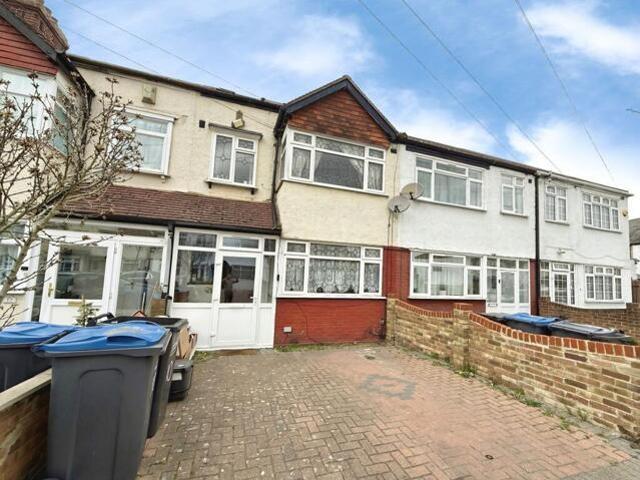 4 Bedroom House Croydon Greater London LS101025690