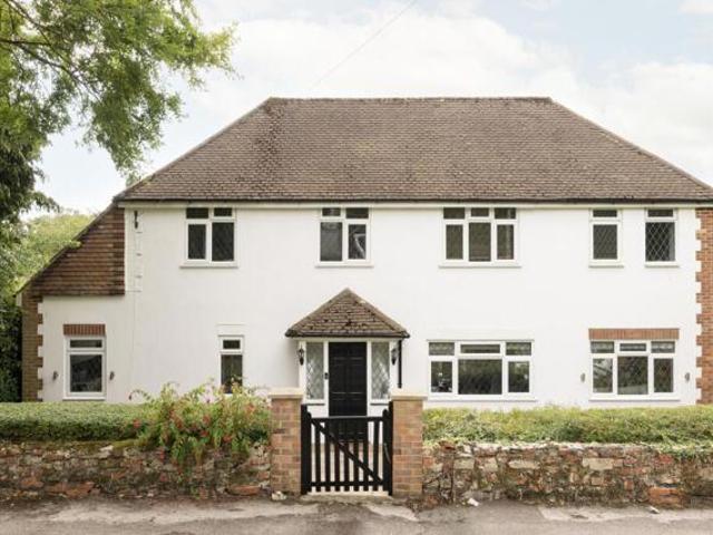 4 Bedroom House Croydon Greater London LS99290083