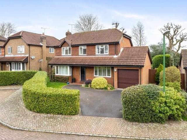 4 Bedroom House Cuckfield West Sussex LS101996241