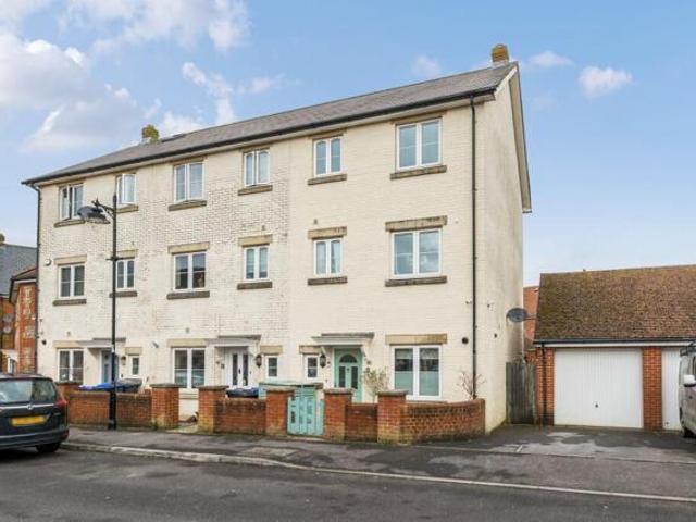 4 Bedroom House Amesbury Wiltshire LS100132612
