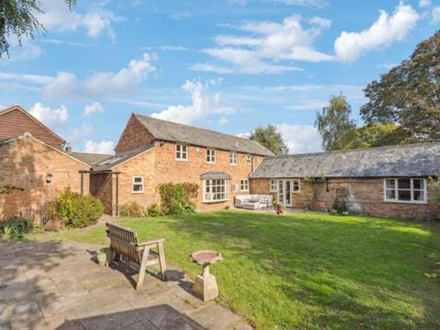 4 Bedroom House Ampthill Central Bedfordshire LS98903658