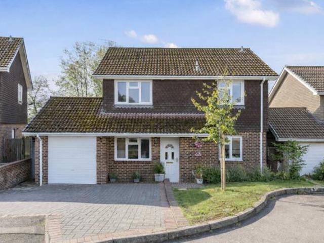 4 Bedroom House Andover Hampshire 100987769