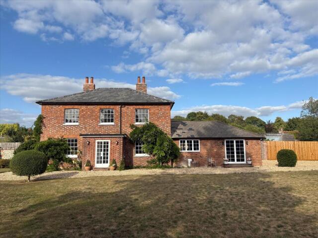 4 Bedroom House Andover Hampshire 101676948