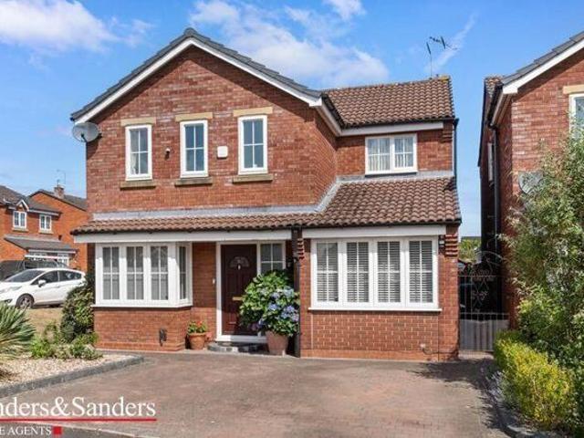 4 Bedroom House Alcester Warwickshire LS98477088