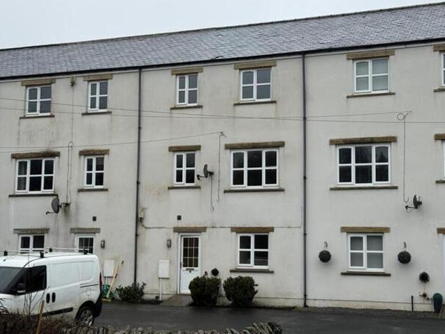 4 Bedroom House Alston Cumbria LS100503240