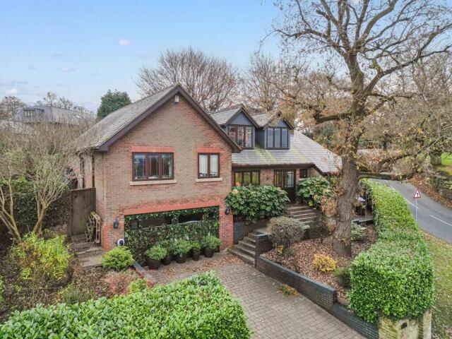 4 Bedroom House Appleton Warrington 100316996