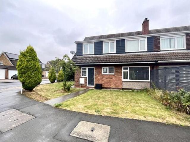 4 Bedroom House Aston Rotherham LS98718085