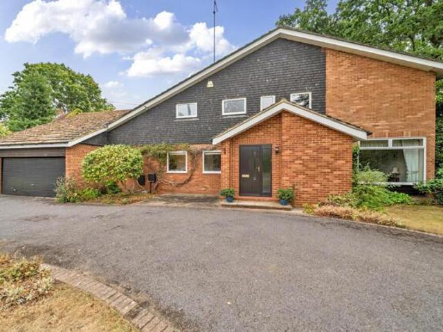 4 Bedroom House Ascot Windsor And Maidenhead 99029328