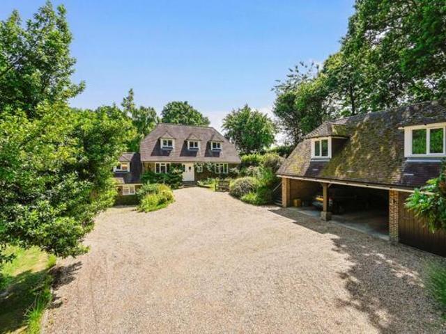 4 Bedroom House Ashford Kent LS99437340