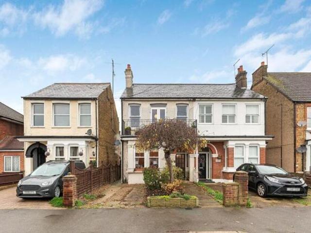 4 Bedroom House Ashford Surrey 99688234