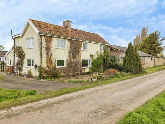 4 Bedroom House Attleborough Norfolk LS101316433