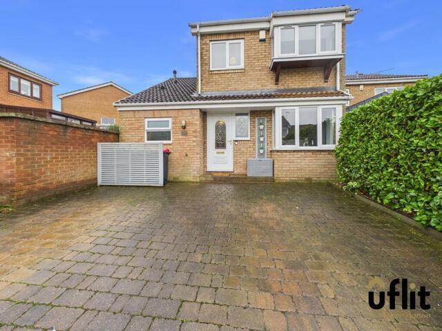4 Bedroom House Aughton Aughton LS99986101