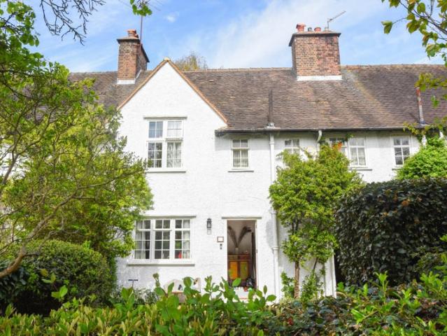 4 bedroom house available to rent in Hampstead