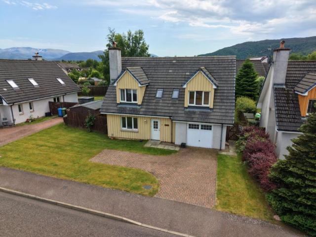 4 Bedroom House Aviemore Aviemore 103695068