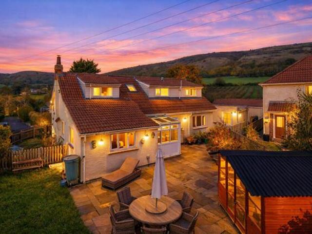 4 Bedroom House Axbridge Somerset LS100540828