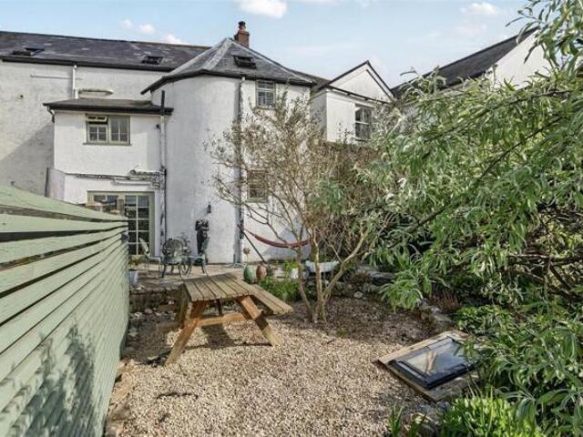 4 Bedroom House Axminster Devon LS101316311