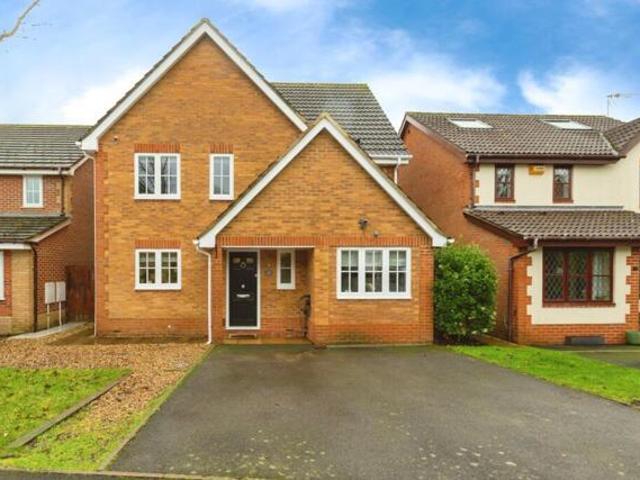 4 Bedroom House Aylesbury Buckinghamshire LS100615273