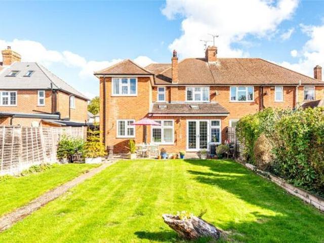 4 Bedroom House Aylesbury Buckinghamshire LS99054699