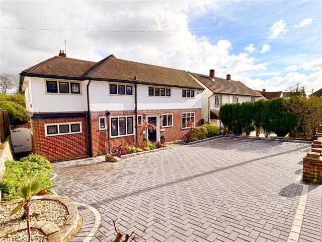 4 Bedroom House Bournemouth Poole 99840239