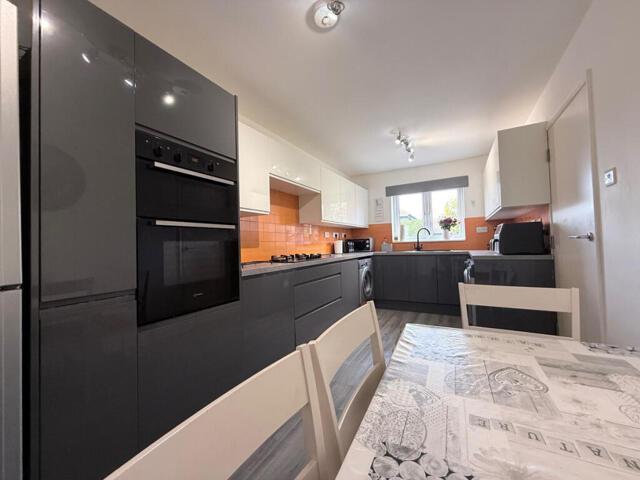 4 Bedroom House Bognor Regis West Sussex LS101060091