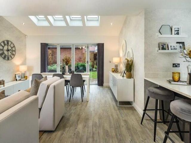 4 Bedroom House Bolton Bolton LS99054918